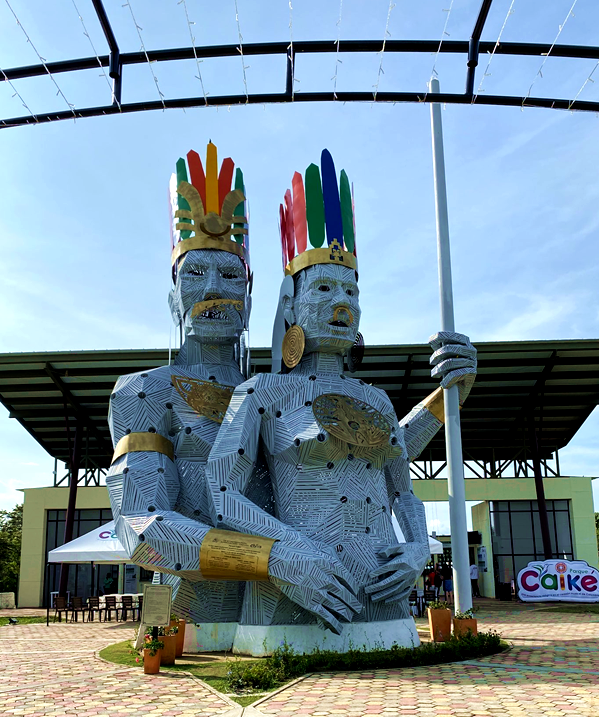 Restaurante y tiendas - Parque Caiké